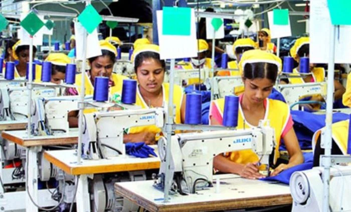 তৈরি পোশাকের চালান কমায় রপ্তানিতে ফের ধাক্কা